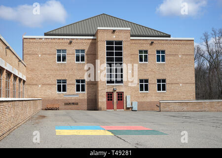 Exterior of a modern brick elementary school Stock Photo - Alamy
