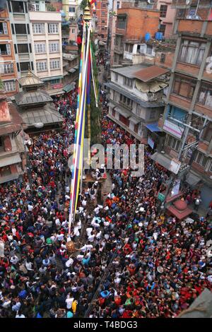 Hindu devotees pull the chariot of Hindu deity Lord Jagannath during ...
