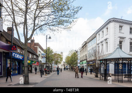 Shops in Luton town centre, Bedfordshire, England, UK Stock Photo - Alamy