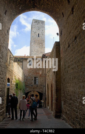 Arch and Tower of the Becci, San Gimignano, Siena, Tuscany, Italy Stock ...