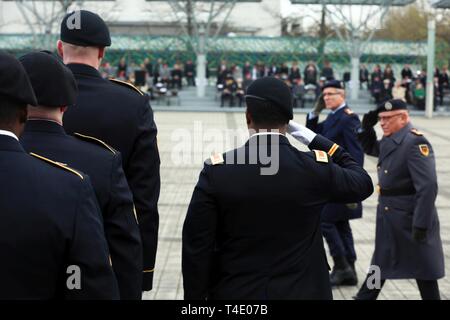 GERMAN CAPTAIN SALUTES Stock Photo - Alamy