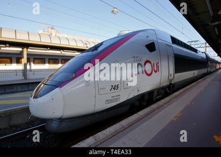 TGV train, Lyon Part-Dieu railway station, Lyon, Rhône, France Stock ...
