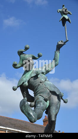 Fool Sculpture on Henley Street Stratford on Avon England Stock Photo ...