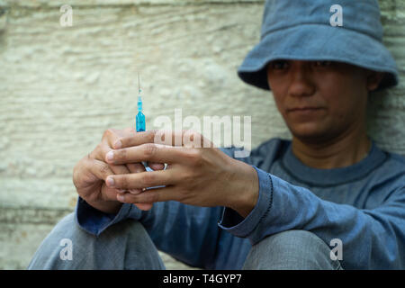 Junkie People Using Syringe Injecting Narcotic Illegal Drugs Stock ...