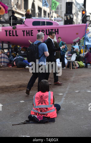 Oxford Circus, London, UK. 17th Dec 2022. Protesters outside Niketown ...