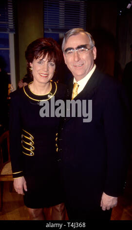 Theo WAIGEL (CSU) with his wife Irene EPPLE WAIGEL. Awarding of the ...