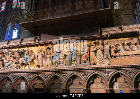 Colorful presentation in the temple bas-relief from Notre Dame de Paris ...