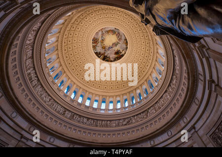 United States Capitol rotunda, central rotunda of United States Capitol ...