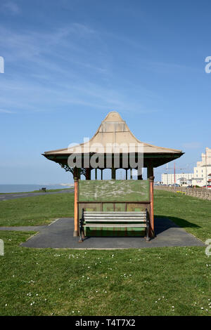 Seafront promenade shelter on Anchorsholme promenade in Blackpool ...