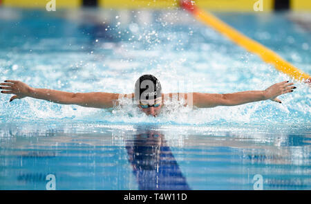 Alys Thomas on her way to winning the Women's 200m Butterfly final ...