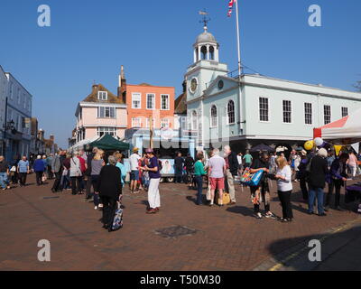 Faversham, Kent, UK. 20th April, 2018. A colourful Easter Hat Parade ...