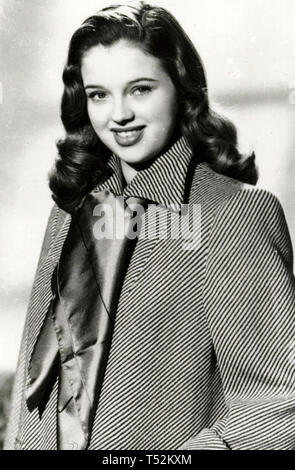 DIANA DORS (1931-1984) English film actress with hairdresser Raymond ...