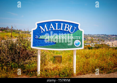Welcome to Malibu sign at the PCH - MALIBU, USA - MARCH 29, 2019 Stock ...