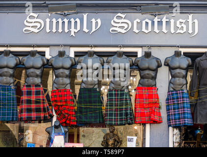 Scottish kilt shop on the Royal Mile, Edinburgh Stock Photo - Alamy
