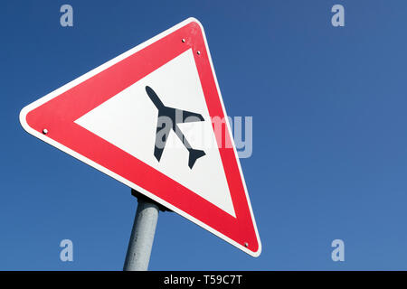 Warning Low Flying Aircraft road sign at Wellesbourne Airfield ...