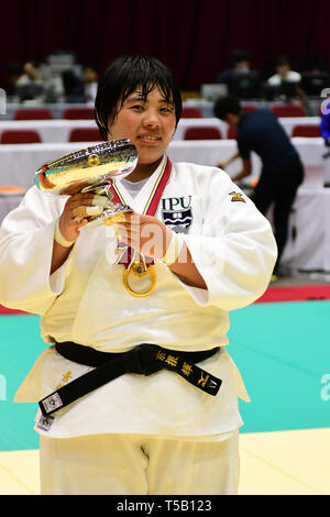 Winner Akira Sone celebrates during the 2019 Empress Cup All Japan ...