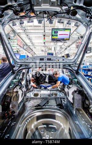 Kvasiny, Czech Republic. 23rd Apr, 2019. Skoda Auto employees work on a ...