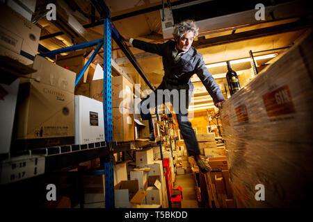 Vinentusiast Jon Rimmerman har bygd opp vinfirmaet Garageist ved hjelp ...