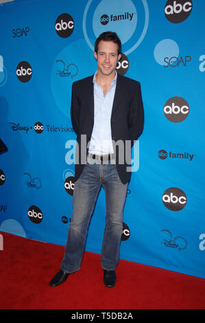 NOTES FROM THE UNDERBELLY, Peter Cambor, Jennifer Westfeldt, Sam Jaeger ...