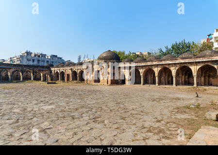 Begumpur Mosque in Jahanpanah Stock Photo - Alamy