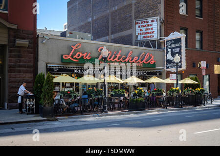 Exterior of the popular Lou Mitchell's Restaurant in Downtown Chicago ...