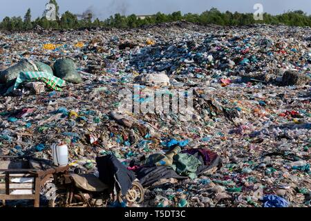 Garbage dump with plastic garbage, Choeung Ek, Phnom Penh, Cambodia ...