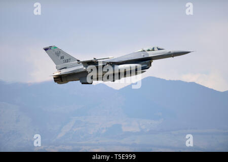 An F-16 Fighting Falcon from the 31st Fighter Wing takes off from ...