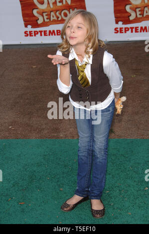 CHLOE MORETZ OPEN SEASON LOS ANGELES PREMIERE GREEK THEATRE LOS ANGELES ...