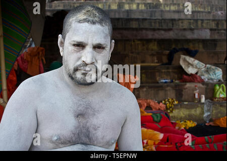 Hindu ascetic ("sadhu") from the Naga sect ( India Stock Photo - Alamy