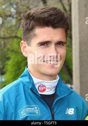 Callum Hawkins British Marathon Runner Paisley 10K Run 2022 Stock Photo ...