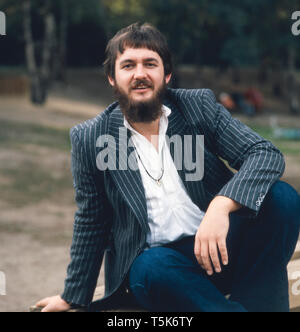 Der bayrische Liedermacher, Sänger und münchner Original Willy Michl ...