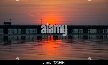 Spring sunset behind Ryde pier, Isle of Wight Stock Photo - Alamy