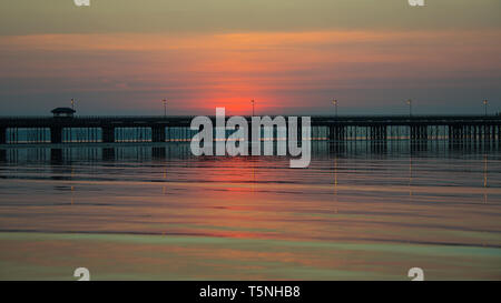 Spring sunset behind Ryde pier, Isle of Wight Stock Photo - Alamy