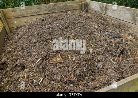 Well rotted garden compost Stock Photo - Alamy