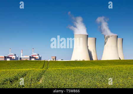 Jaderná elektrárna Temelín, ČEZ, Jihočeský kraj, Česká republika ...
