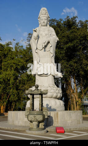 Guan Yin Chinese Goddess statue in Sukhawadee Mansion - Colourful ...