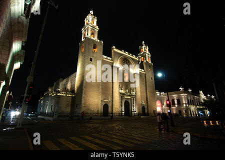 Colonial style architecture, Merida City Center, Mexico Stock Photo - Alamy