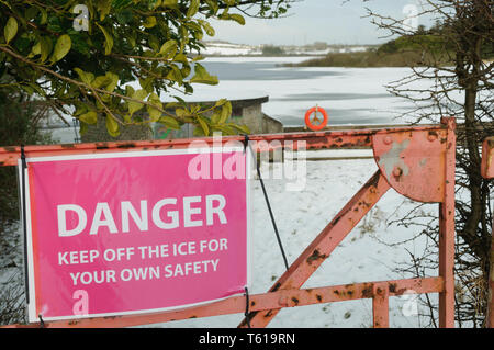 KEEP FROZEN SIGN Stock Photo - Alamy