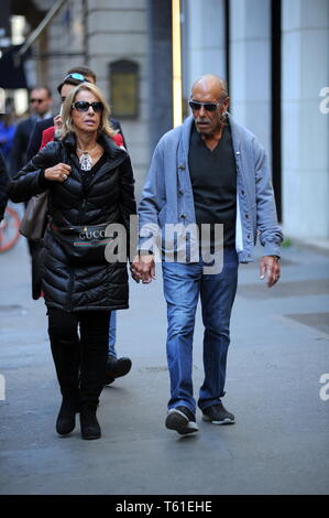 Entrepreneur and TV personality Leslie Gold goes shopping with his wife ...