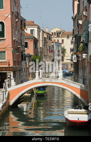 Ponte Ubaldo Belli, Fondamenta di San Felice, Canal Rio di San Felice ...