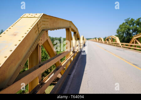 Bridgeport Bridge, Pony Bridge, William H. Murray Bridge, a long truss ...