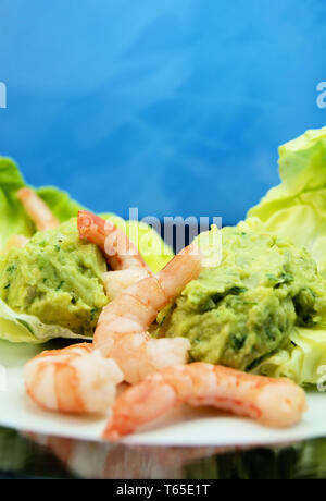 Avocadomousse with shrimps Stock Photo - Alamy