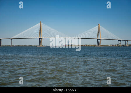 The Arthur Ravenel Jr. Bridge that connects Charleston to Mount ...