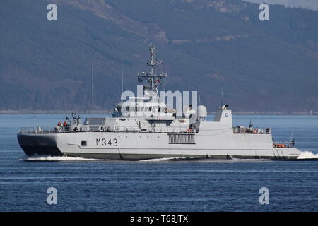 KNM Hinnoy (M343), an Oksoy-class minehunter of the Royal Norwegian ...