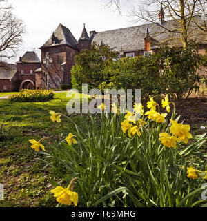palace garden with Haus Issum and His-Toerchen, Issum, Lower rhine ...
