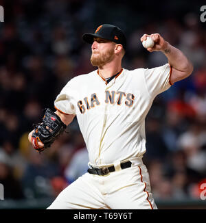 Los Angeles Dodgers' pitcher Will Klein throws a pitch in the eighth ...