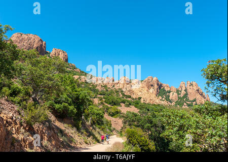 cap roux hiking trail In the red rocks of the Esterel mountains with ...