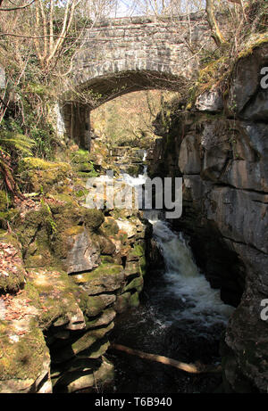 Old Bridge over The River Taff at Taff's Well near Cardiff, South Wales ...