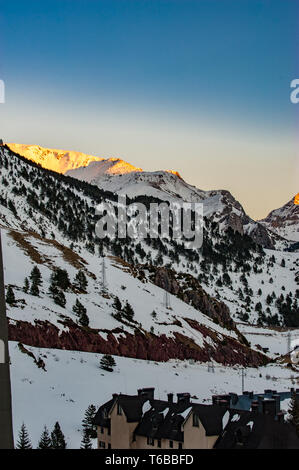 Snowy peaks of Pyrenees mountains, SPain Stock Photo - Alamy