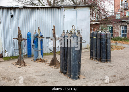 Used compressed gas cylinders Stock Photo - Alamy